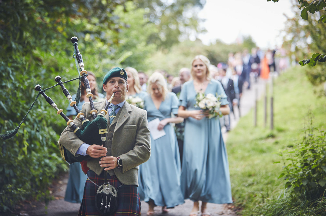 Robert - Traditional Highland Bagpiper for Hire | TPE