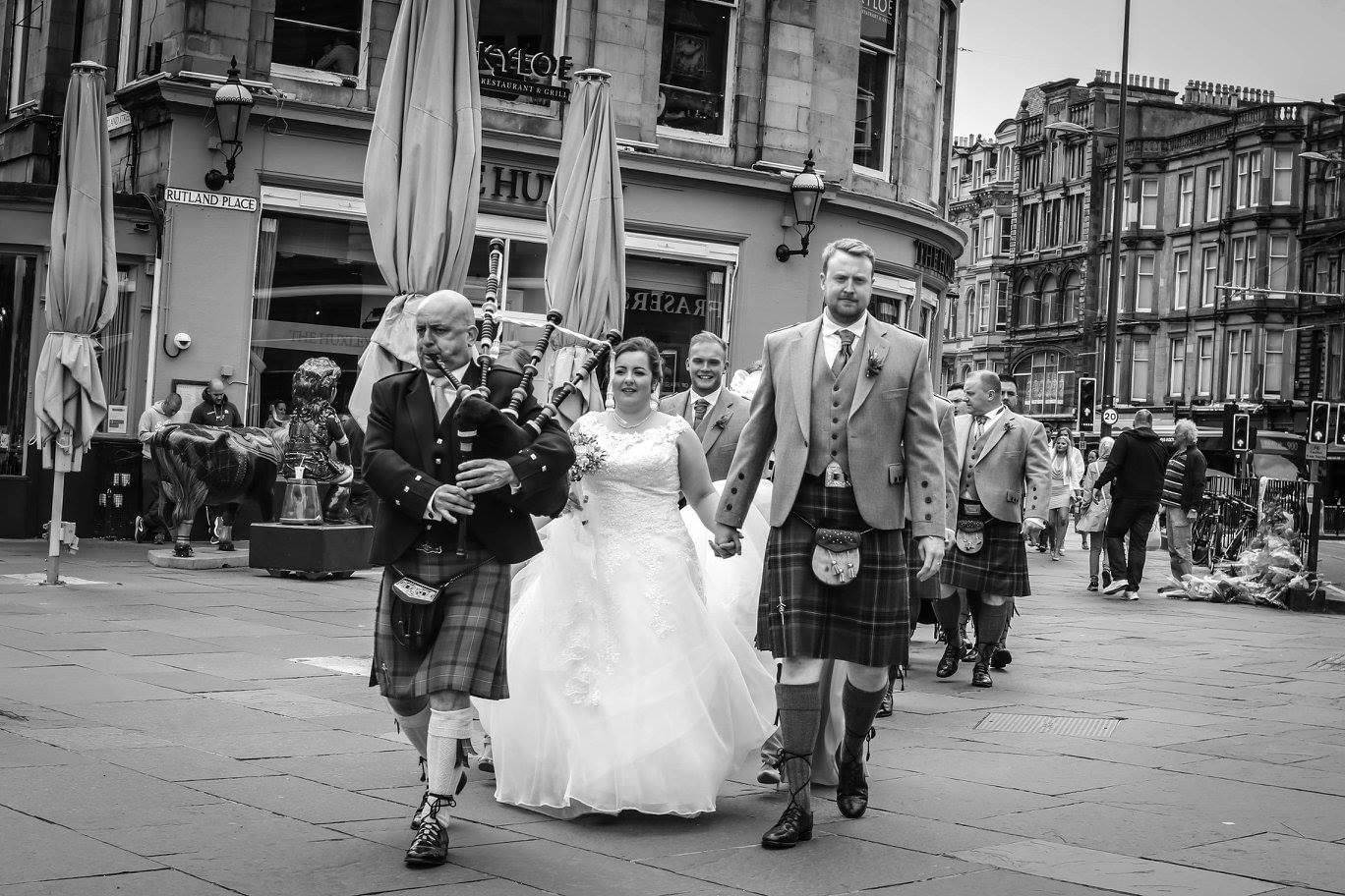 Ross - Traditional Highland Bagpiper for Hire | TPE
