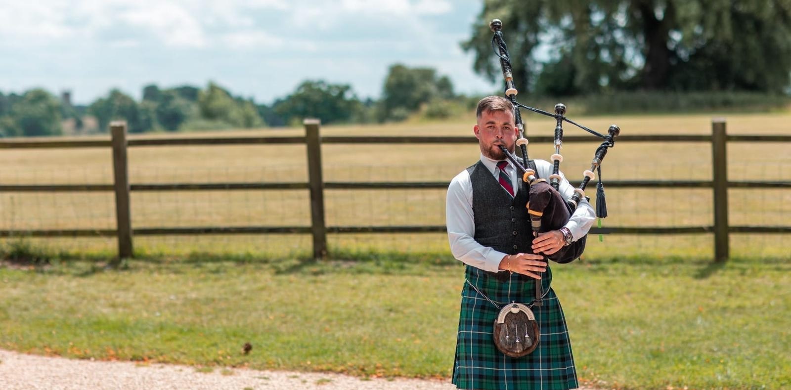 George - Traditional Highland Bagpiper for Hire | TPE