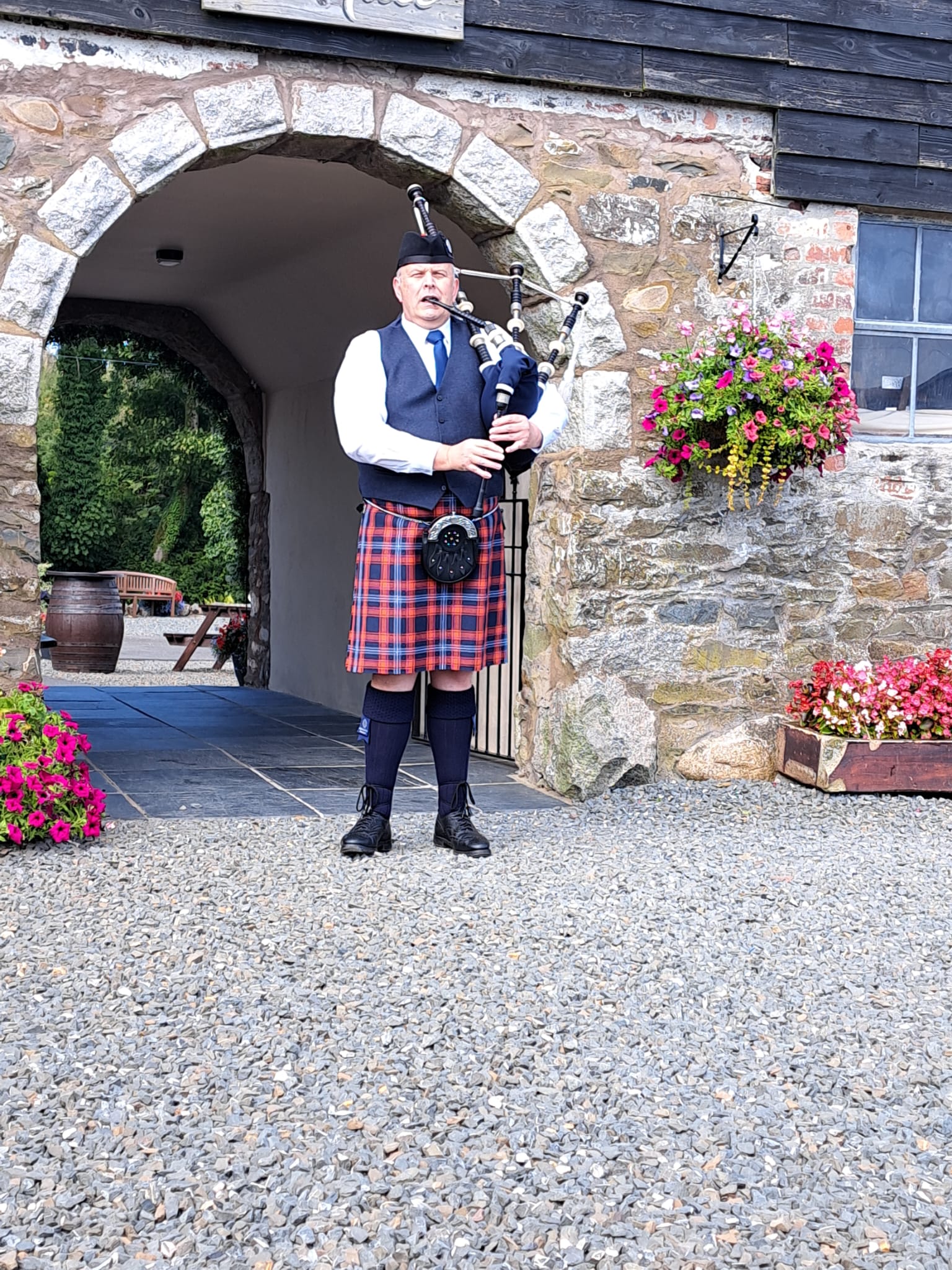 Stuart - Traditional Highland Bagpiper for Hire | TPE