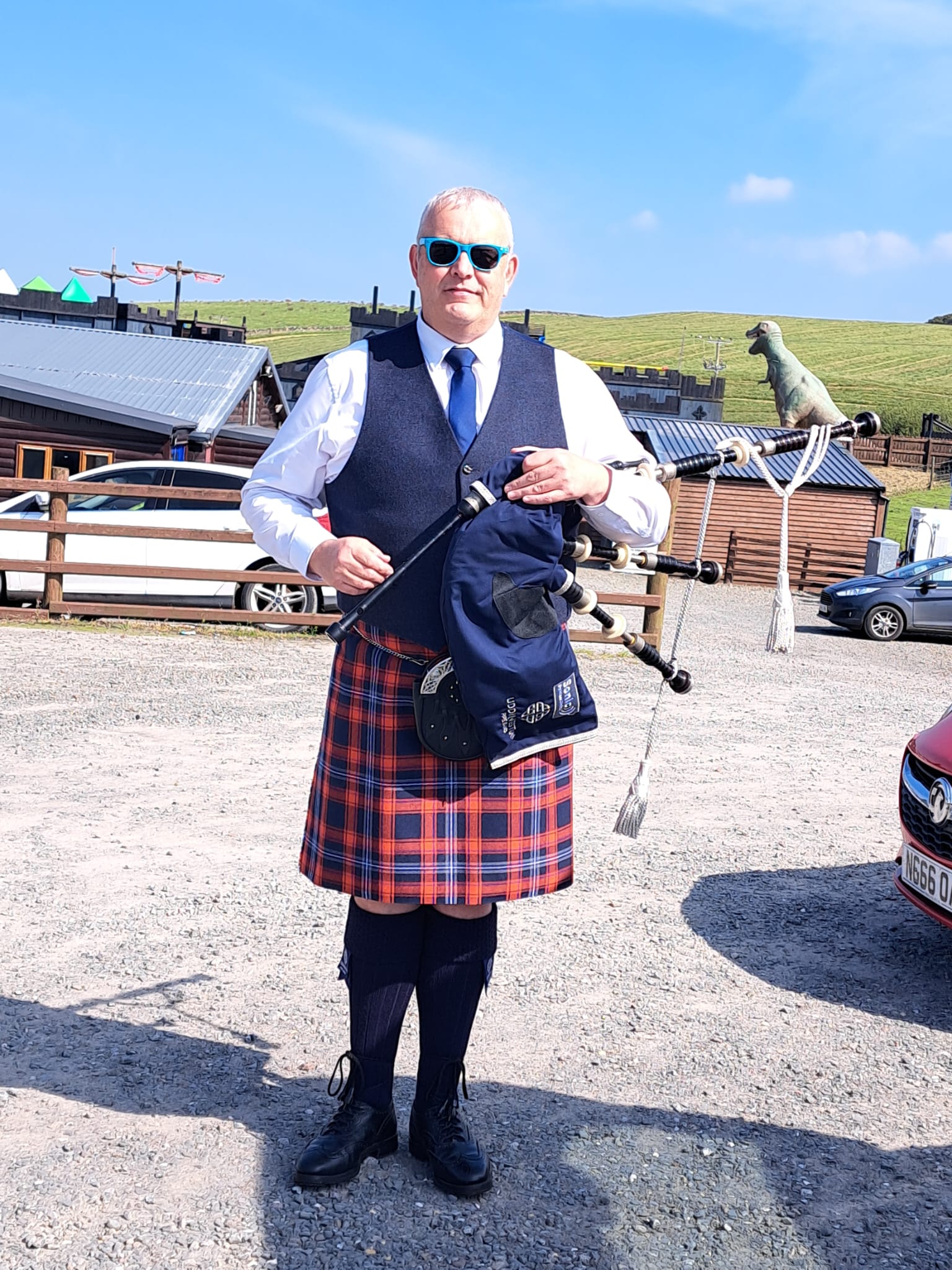 Stuart - Traditional Highland Bagpiper for Hire | TPE